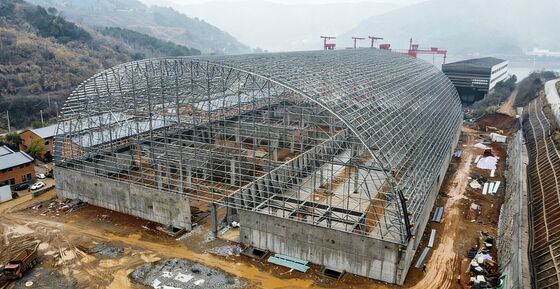 Long-Span Steel Frames for Power Plant Storage Sheds